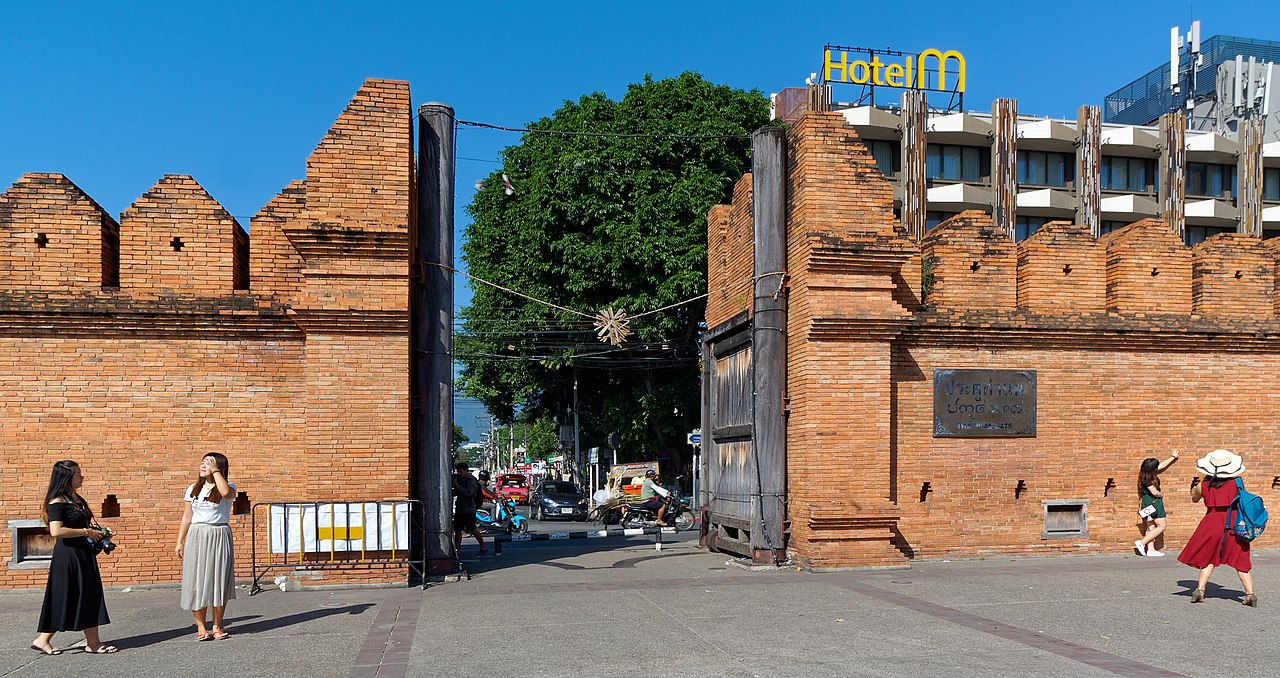 History of Thapae Gate - 8Adventures